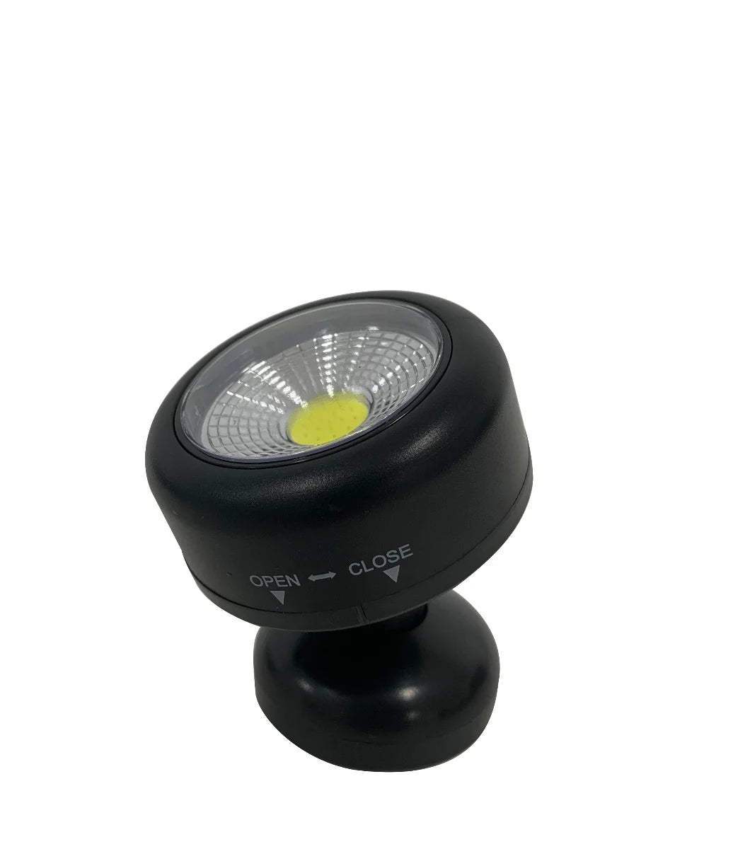 Wildtrak Rotating LED Light with Batteries